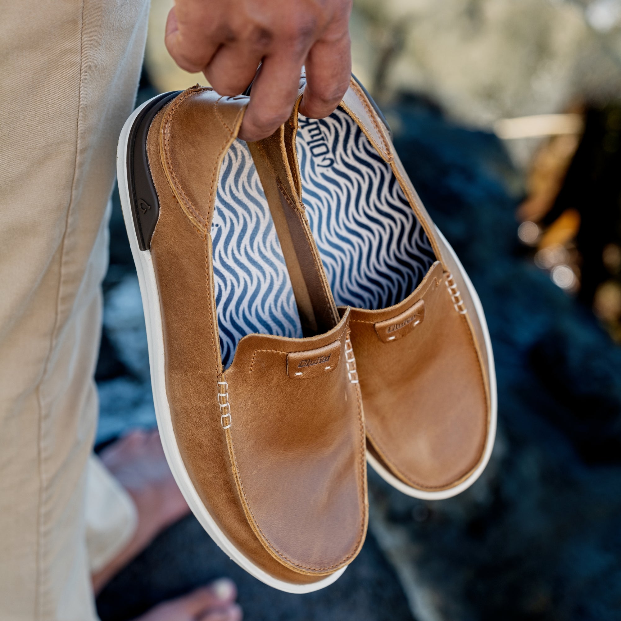Kākaha Men‘s Leather Slip-On Shoes - Dark Java | OluKai – OluKai UK